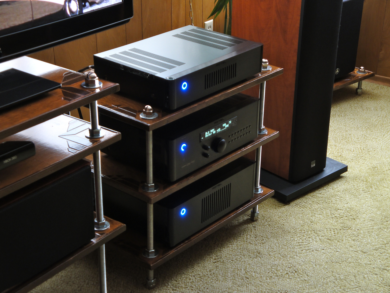 J6P's Home Theater Gallery - J6P's Paneled Den (117 photos)