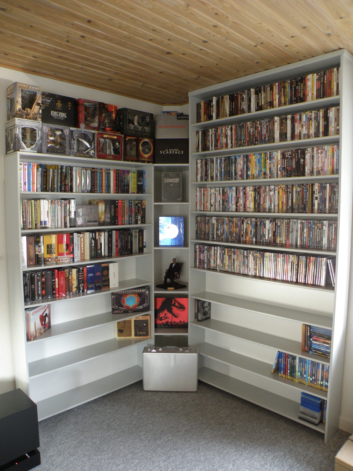IronFingaz's Home Theater Gallery - Movie Collection (13 photos)
