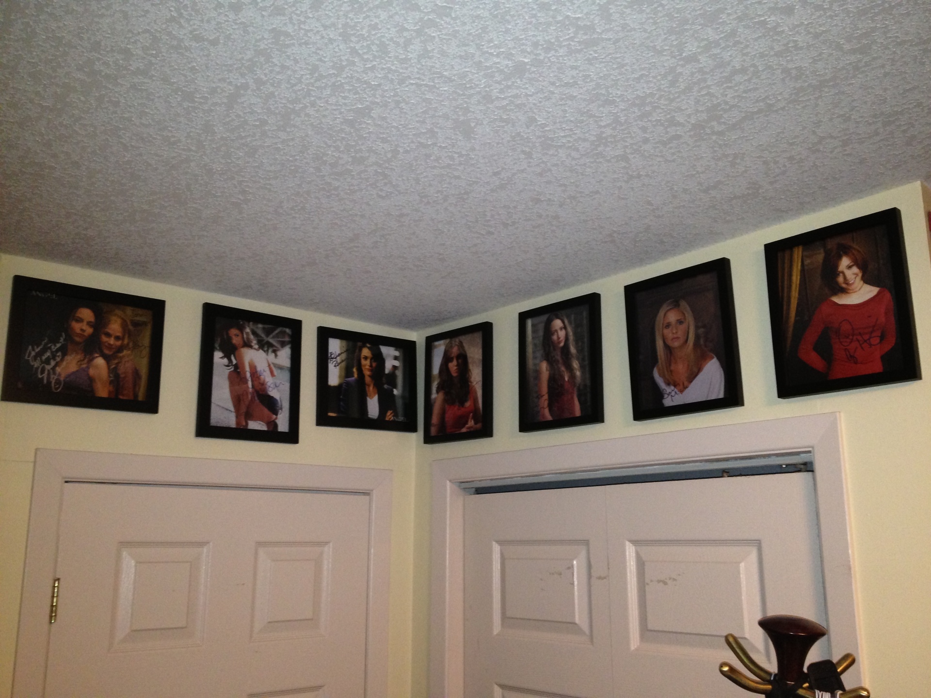 spanky87's Home Theater Gallery - Buffy the Vampire Slayer room (34 photos)