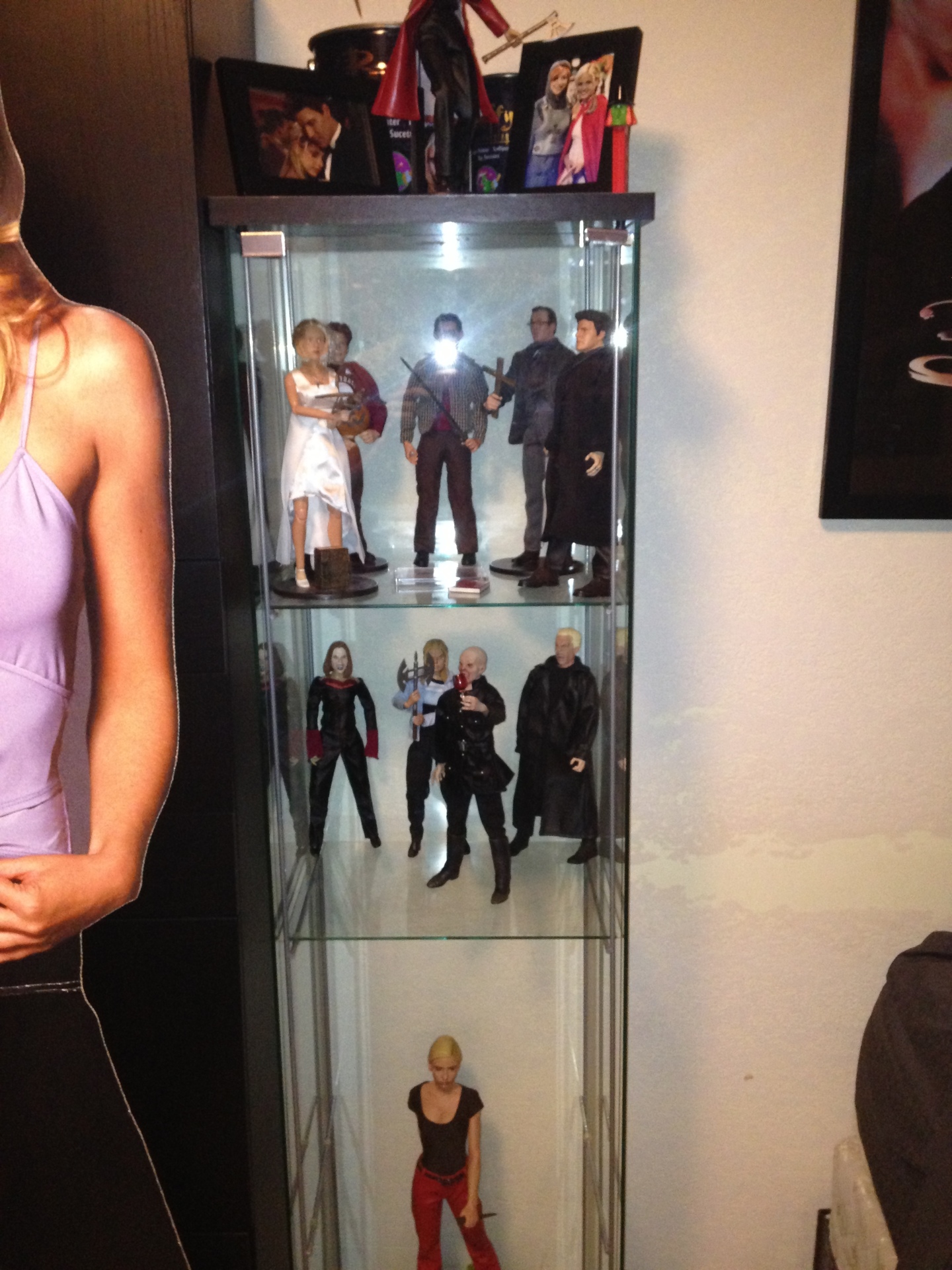 spanky87's Home Theater Gallery - Buffy the Vampire Slayer room (34 photos)