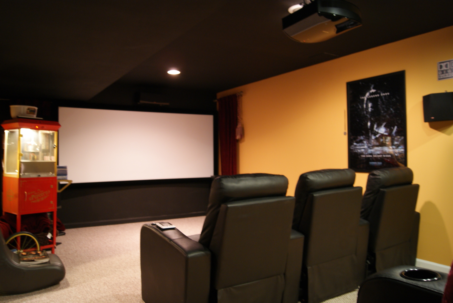 kurtis21's Home Theater Gallery - movie room (44 photos)