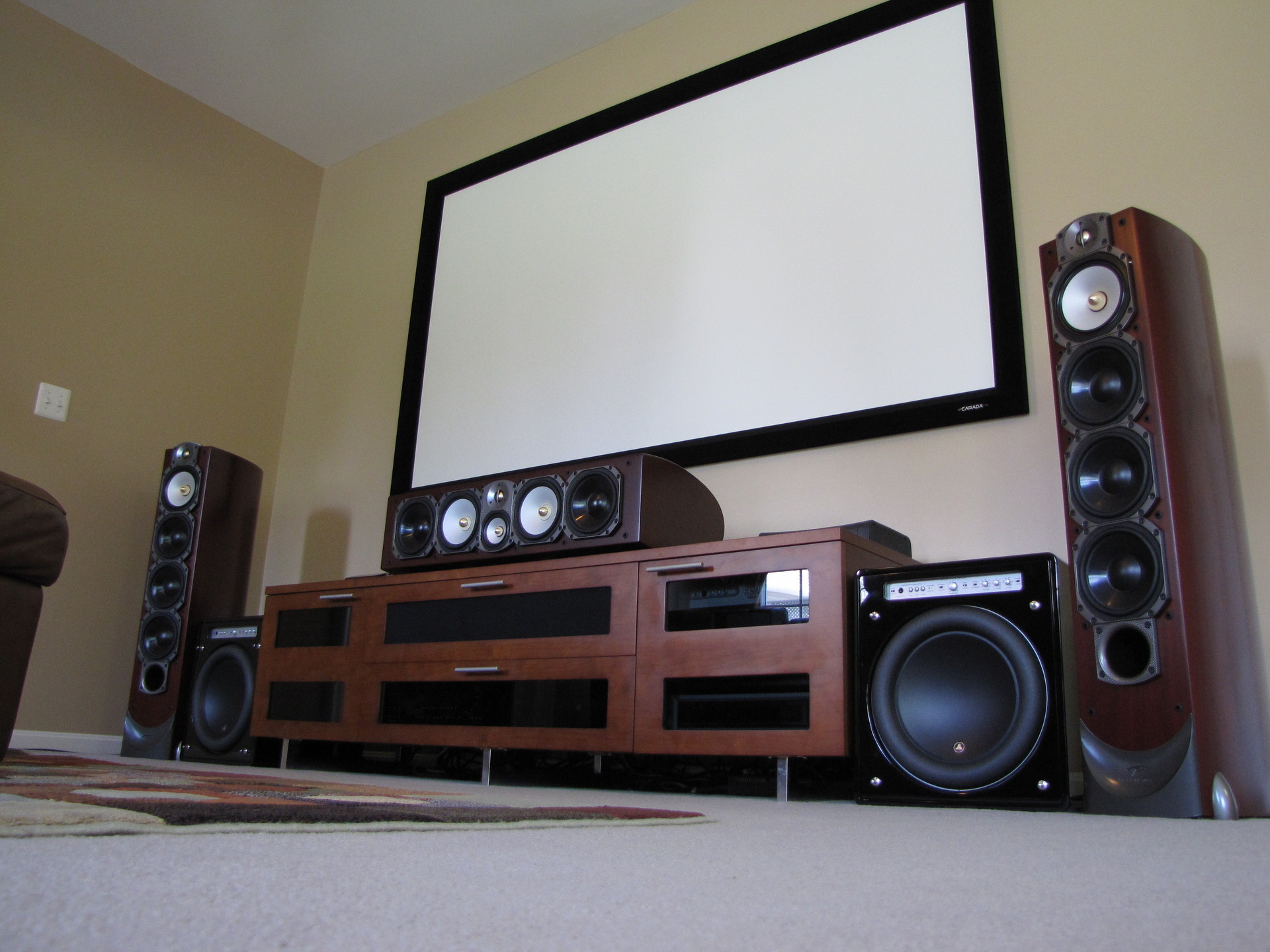 KCWolfPck's Home Theater Gallery - Paradigm Home Theater (45 photos)