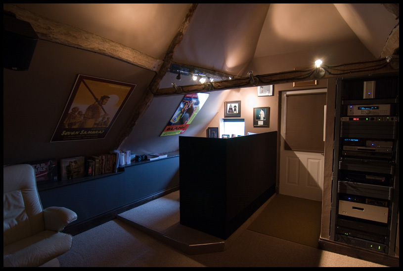 shockabuku's Home Theater Gallery - batbarn (37 photos)