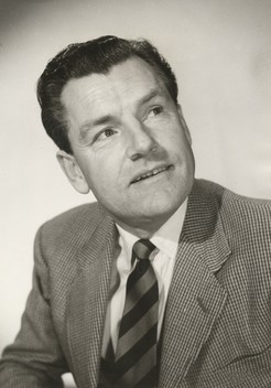 Kenneth More