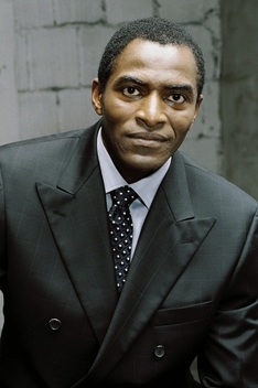 Carl Lumbly