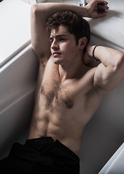 Gregg Sulkin Shirtless Faking It