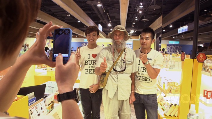 Burt's Buzz Blu-ray Release Date September 16, 2014