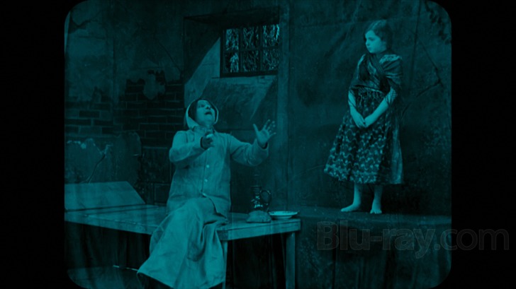 The Undesirable Blu-ray (A tolonc)