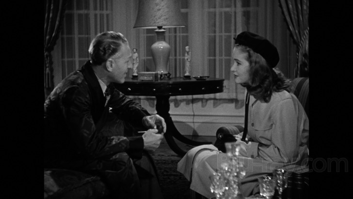 Escape in the Fog Blu-ray