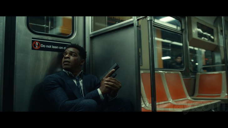 21 Bridges Blu-ray (Blu-ray + DVD + Digital HD)