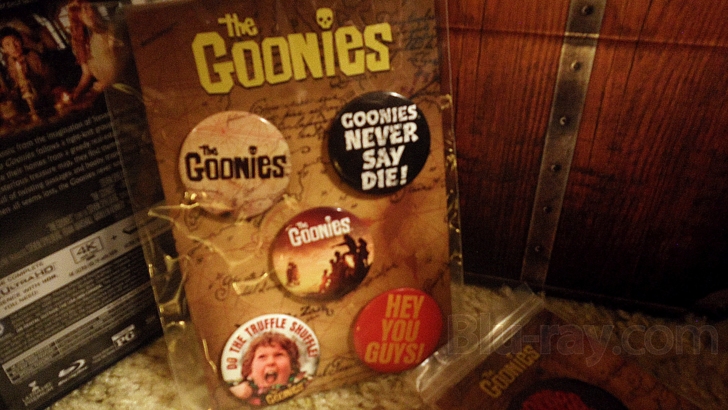 The Goonies 4K Gift Set Blu-ray (Amazon Exclusive)