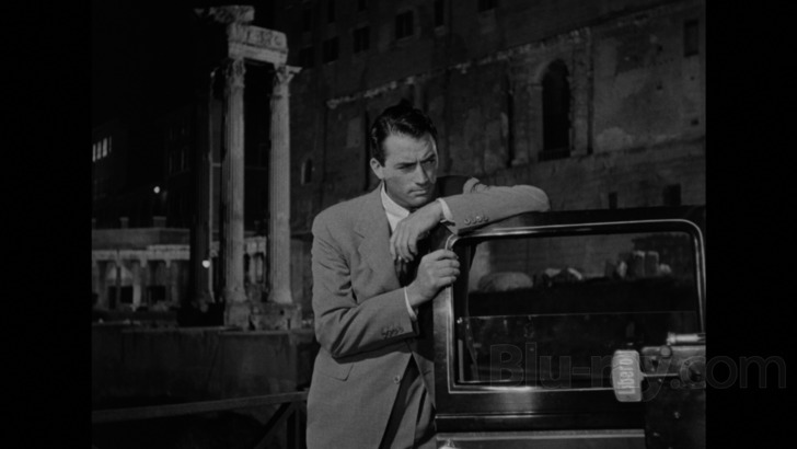 Roman Holiday Blu-ray (Paramount Presents #9)