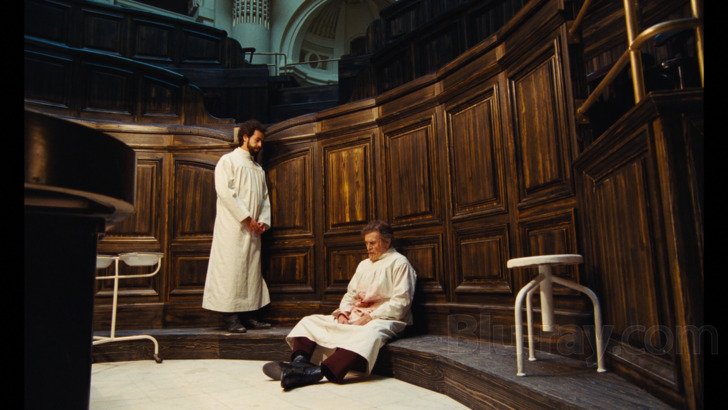 Poor Things Blu-ray (Blu-ray + Digital HD)