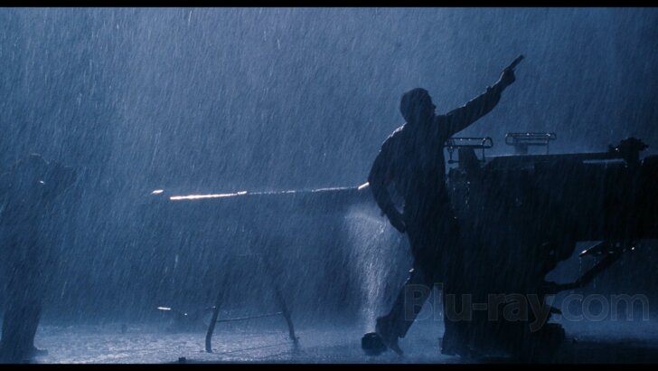 Below 4K Blu-ray (4K Ultra HD + Blu-ray)